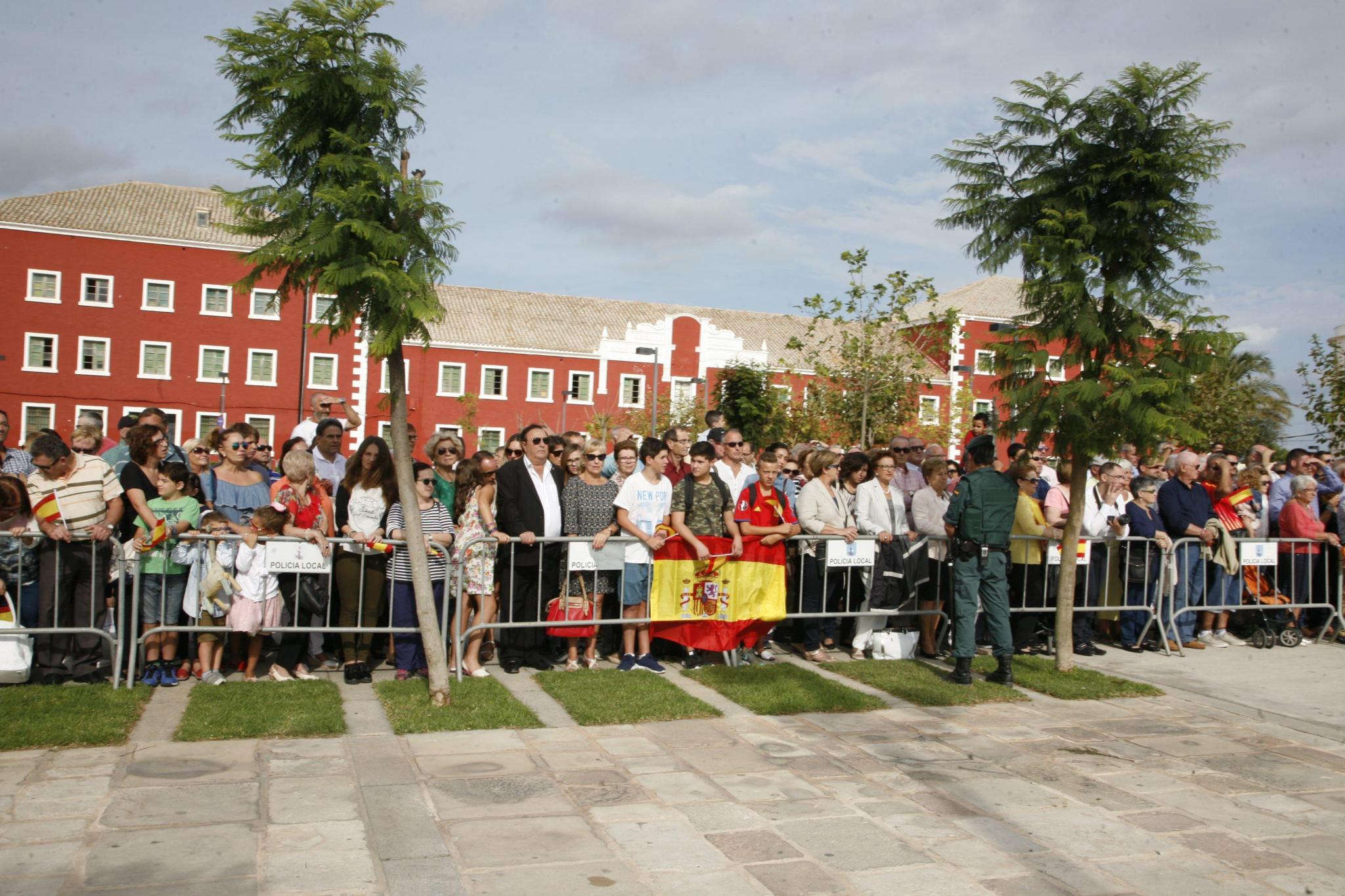 Fotogalería: Jura civil de bandera en Es Castell