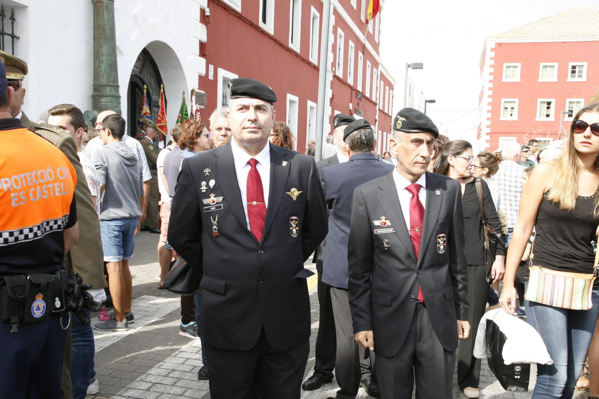 Fotogalería: Jura civil de bandera en Es Castell