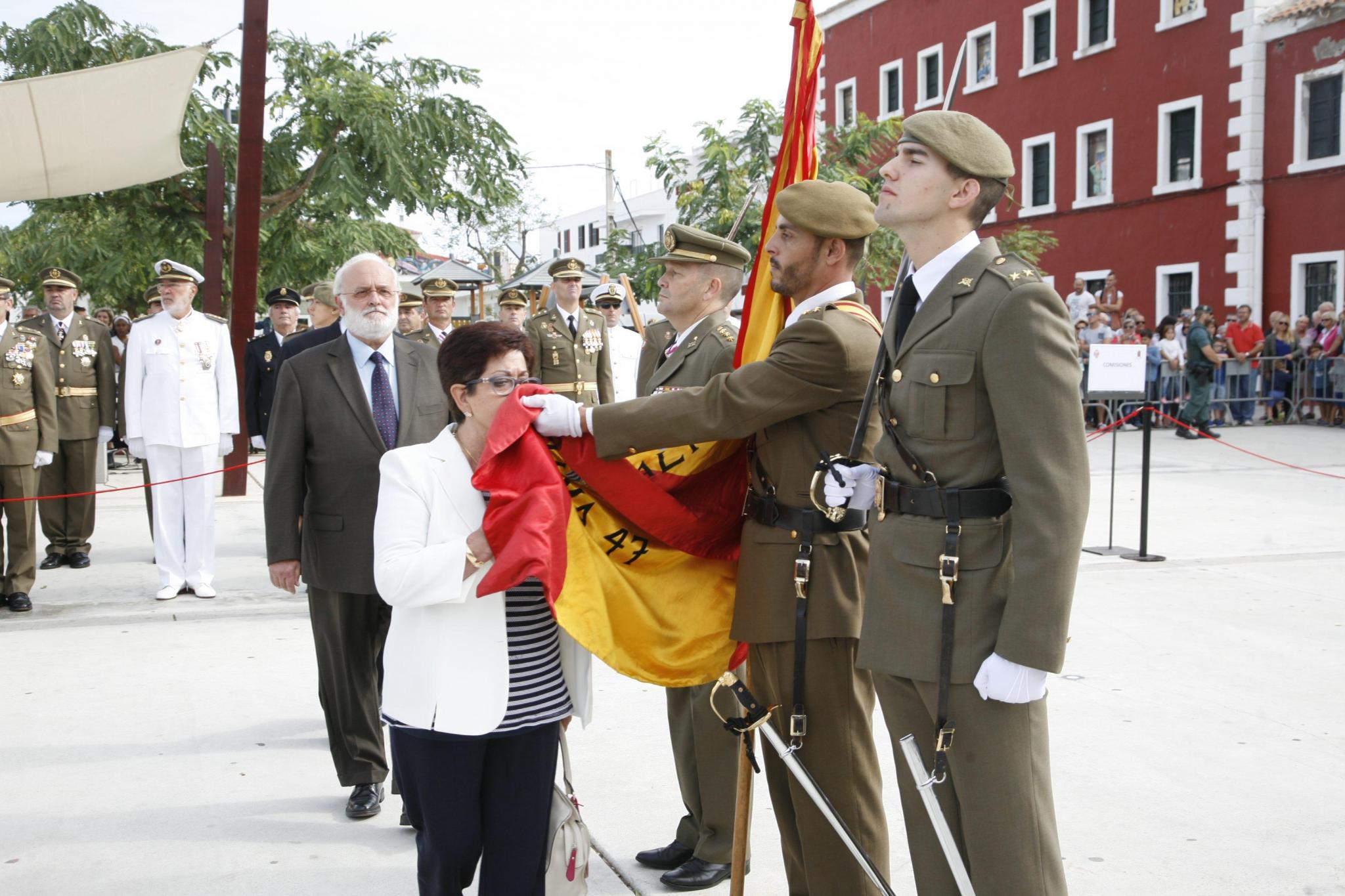 Fotogalería: Jura civil de bandera en Es Castell