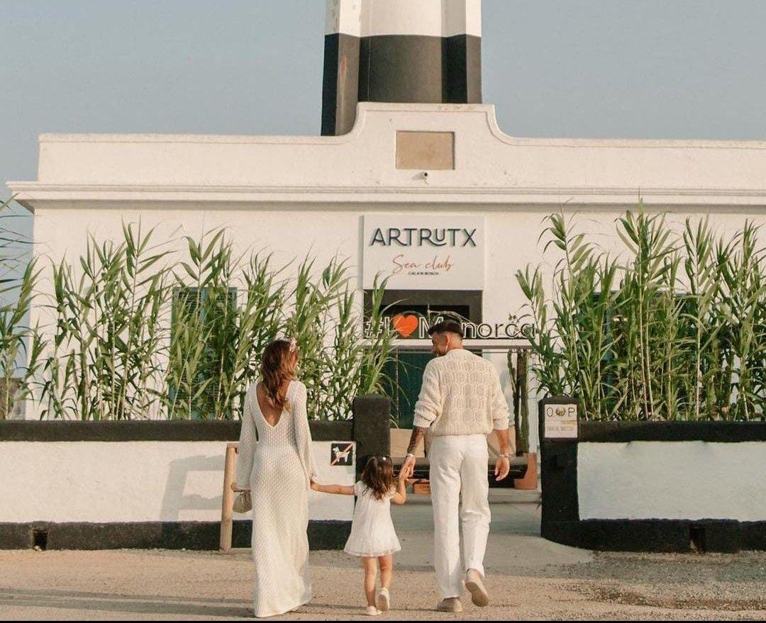 Clara Piera y Sergi Enrich sellan su amor