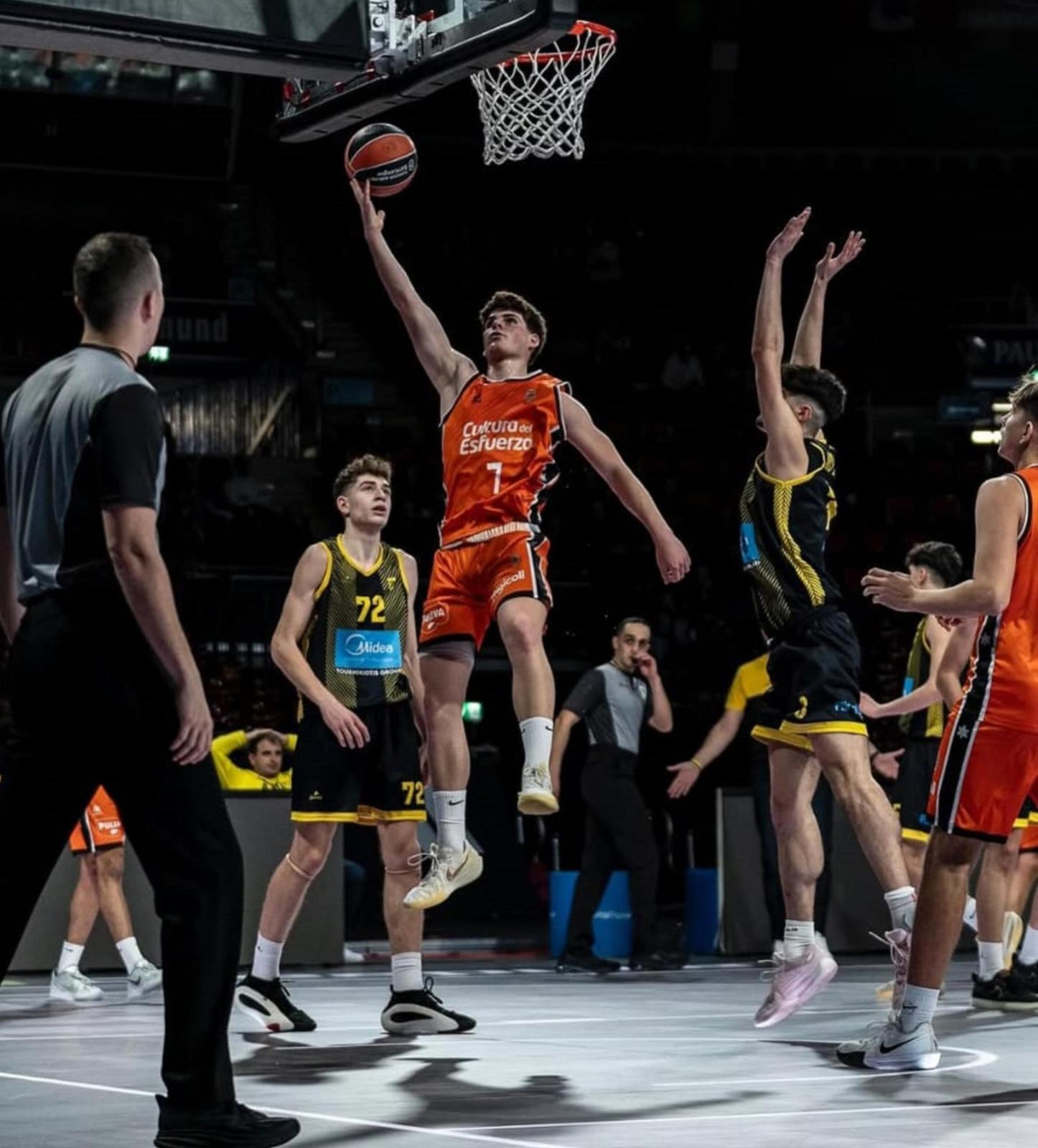 Bokep to received an uninvited text that Emily and Lilly