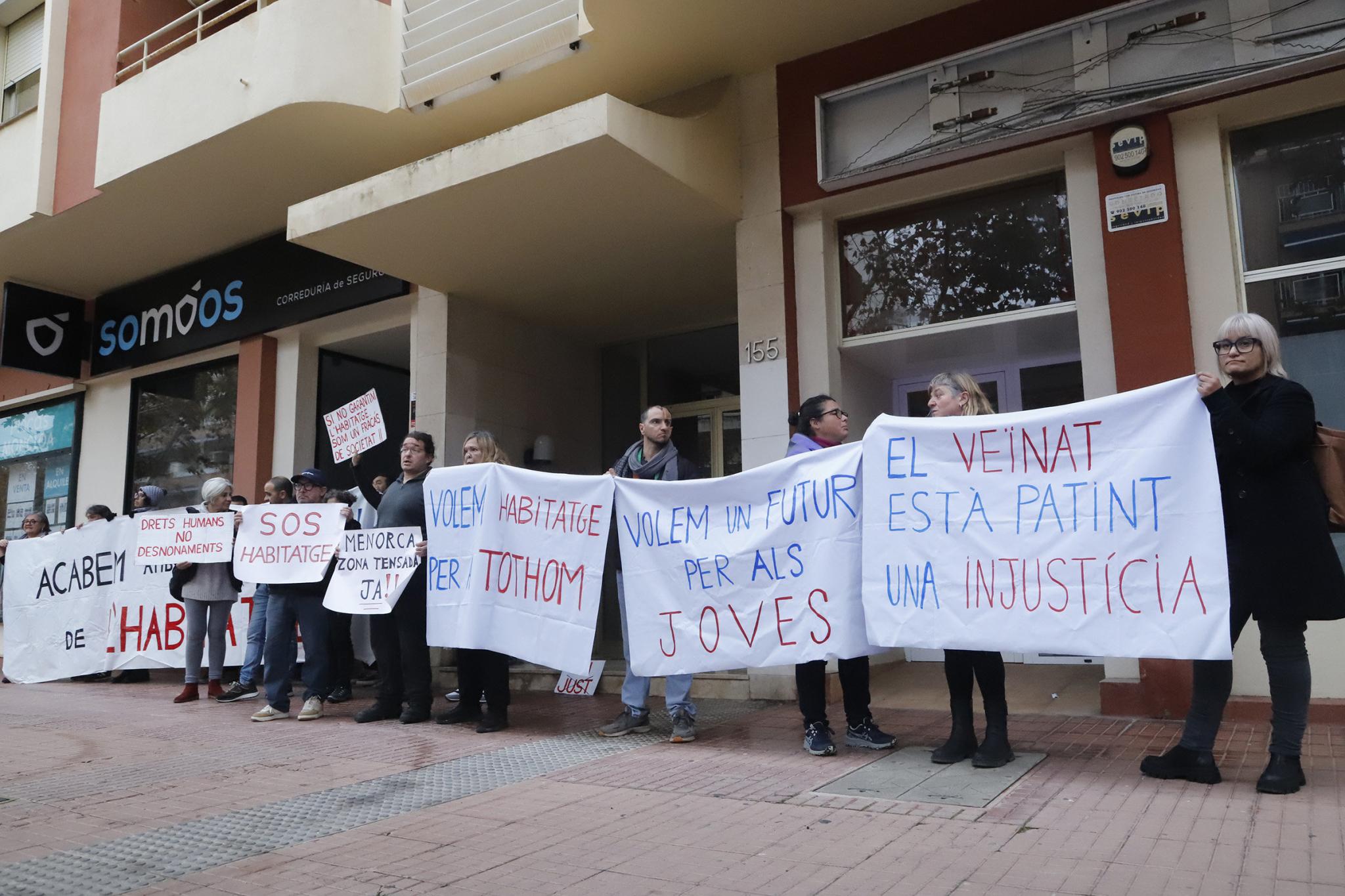 La familia de Fort de l’Eau no entrega las llaves y se enfrenta al ...