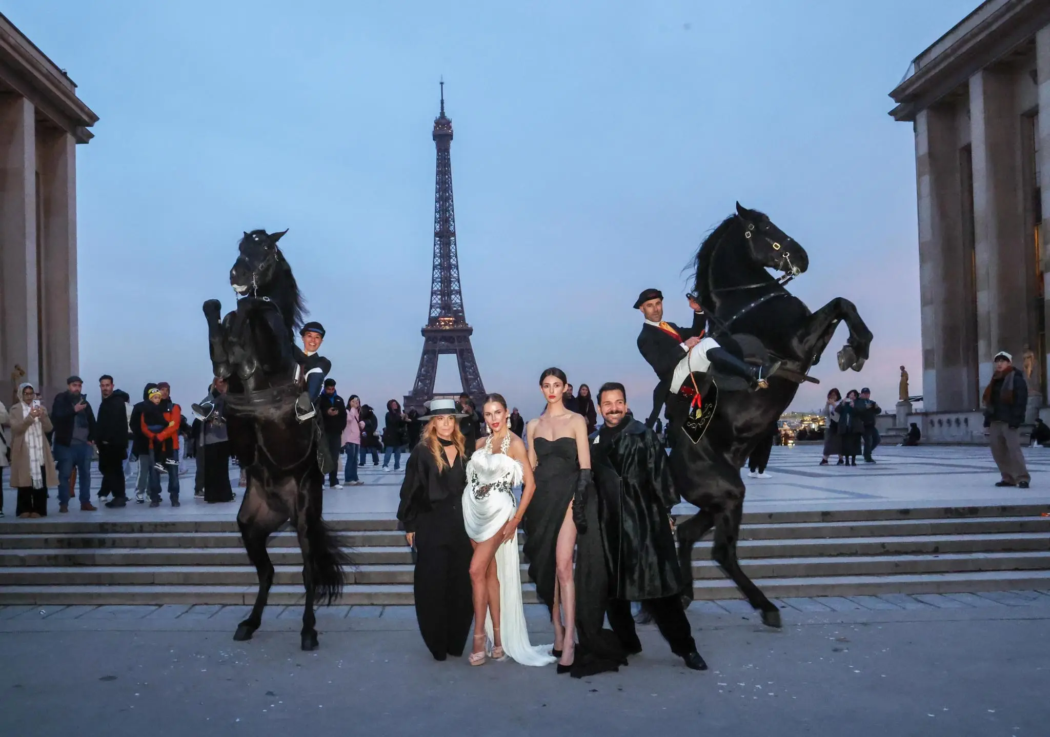 El caballo de raza menorquina da el salto a París