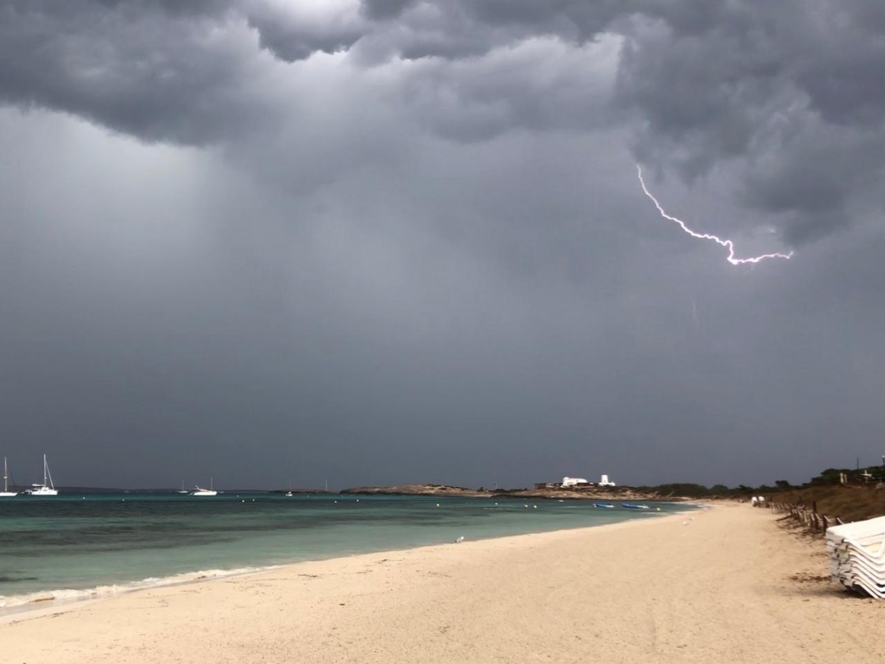 Fotogalería: Fotogalería de la tormenta en Ibiza y Formentera
