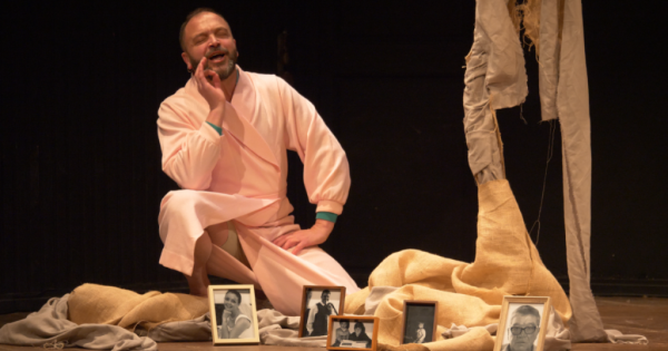 'Nomeolvides', un monólogo con Àlvar Triay