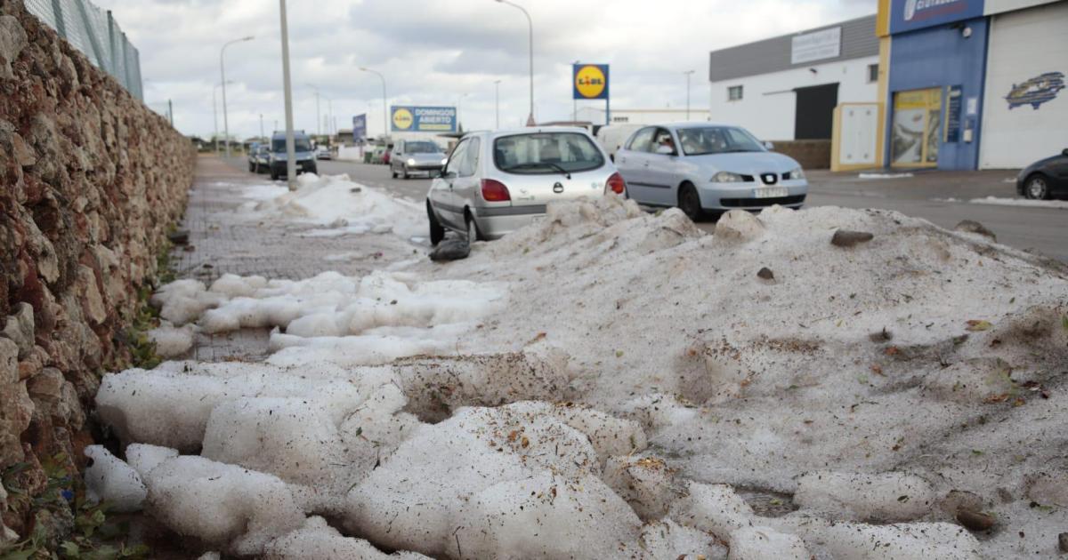 El rastro de la noche de tormenta en Menorca: inundaciones y árboles caídos
