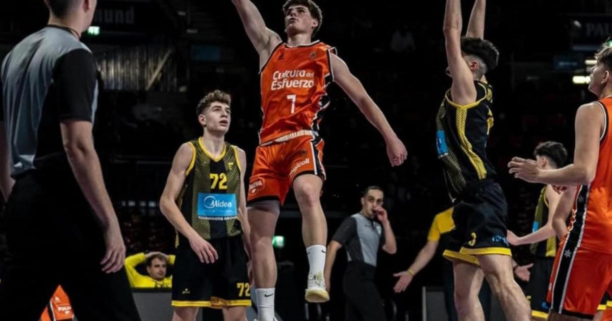 Bokep to received an uninvited text that Emily and Lilly