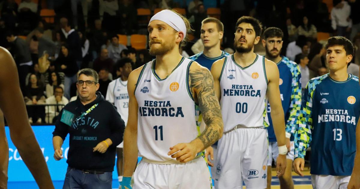 Spencer Littleson abre el capítulo de despedidas del Hestia Menorca